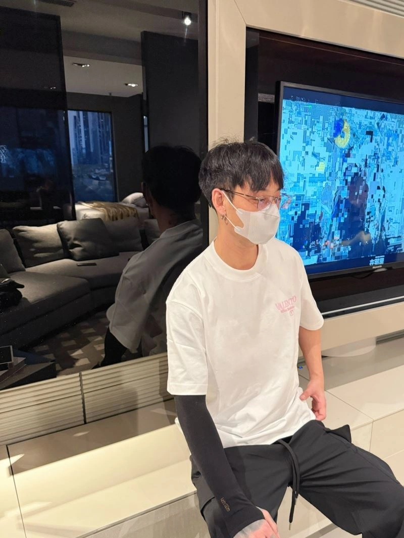 Legit Valentino T-Shirts