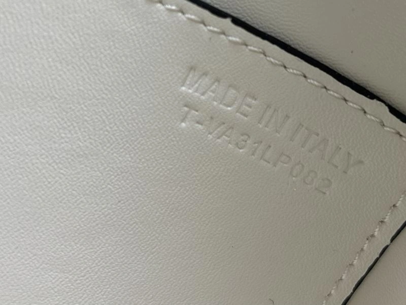 High accuracy Valentino Top Handle Bags