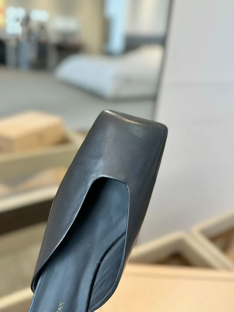 Economical Vanda Novak Sandals