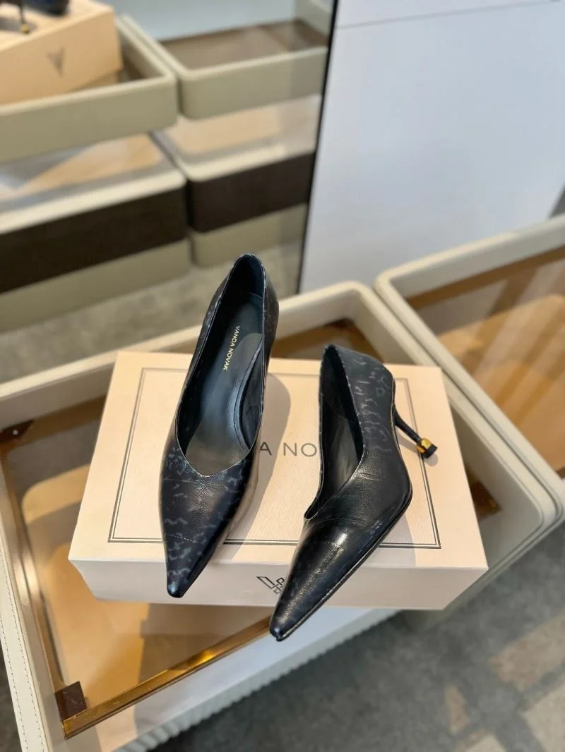Top mirror Vanda Novak Shoes