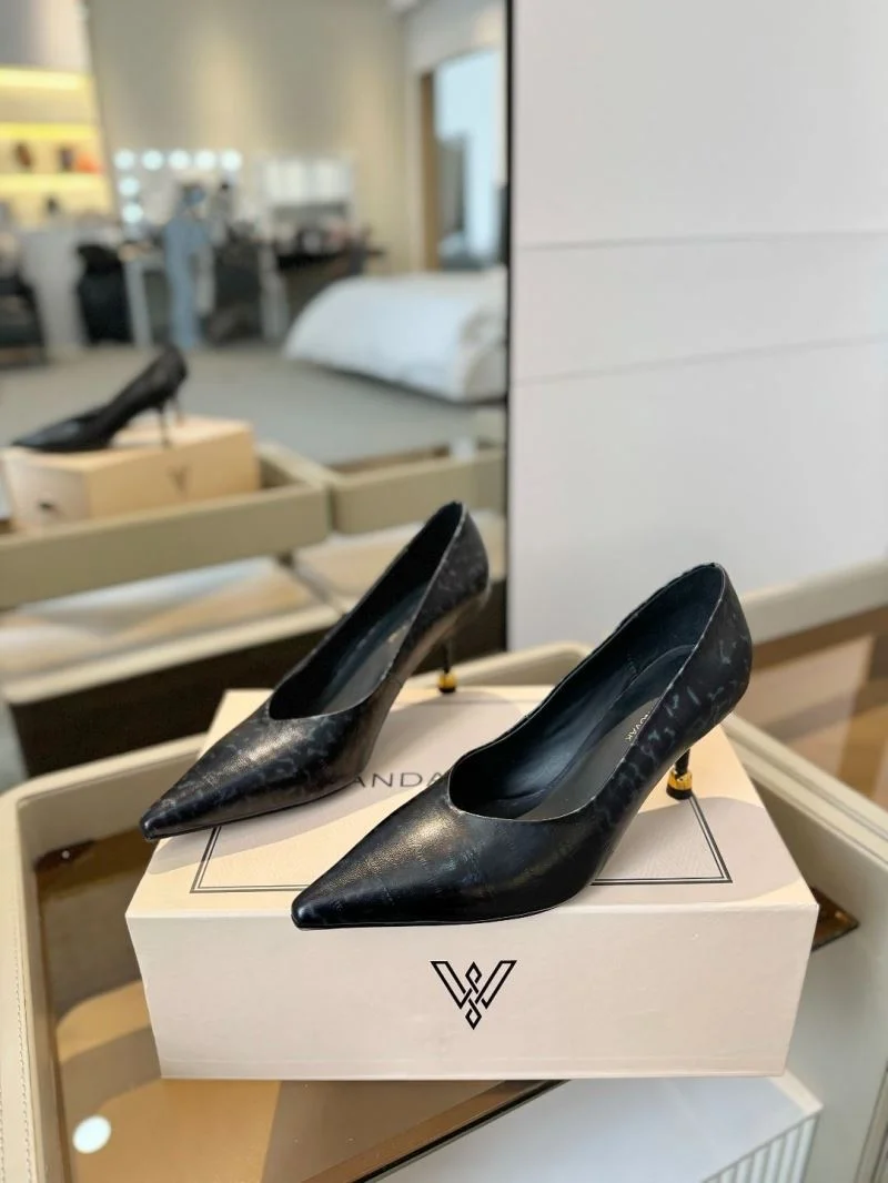 Top mirror Vanda Novak Shoes