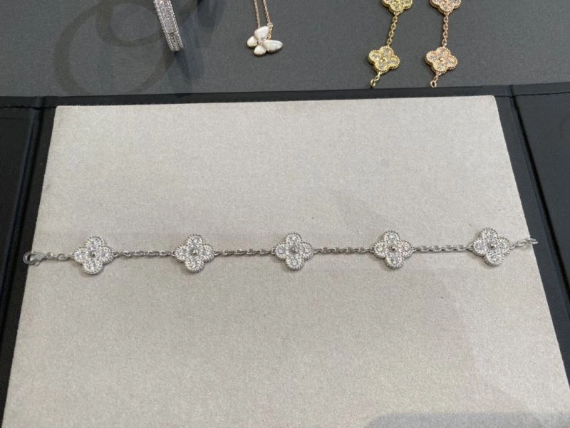 Inexpensive Vca Bracelets