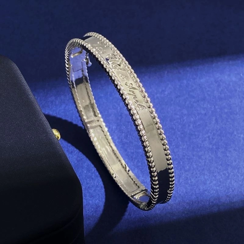 High fidelity Vca Bracelets