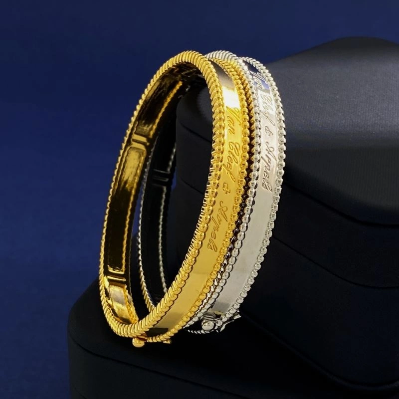 High fidelity Vca Bracelets