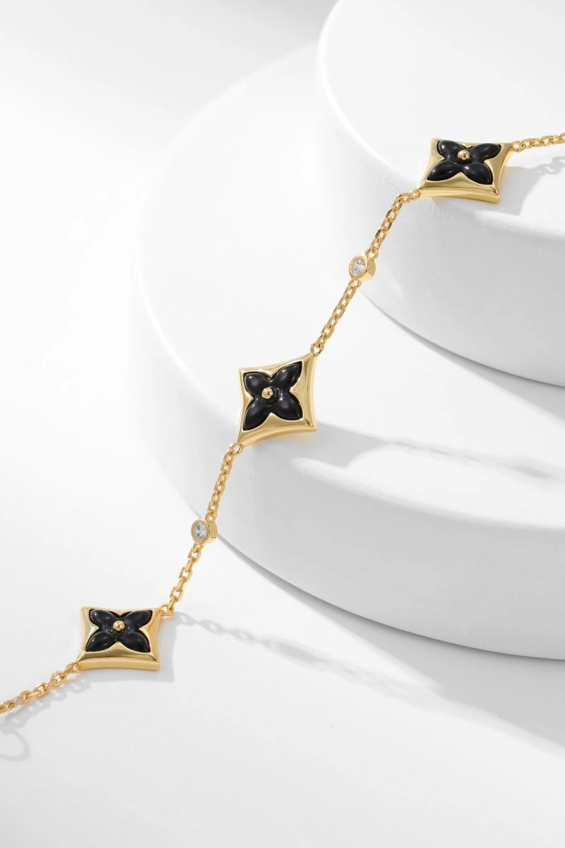 Brand-authenticated Vca Bracelets
