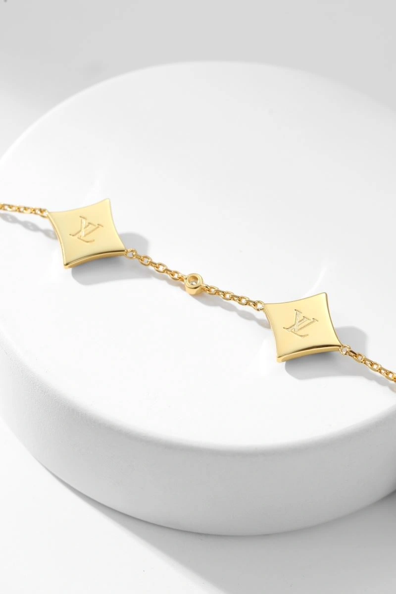 Brand-authenticated Vca Bracelets
