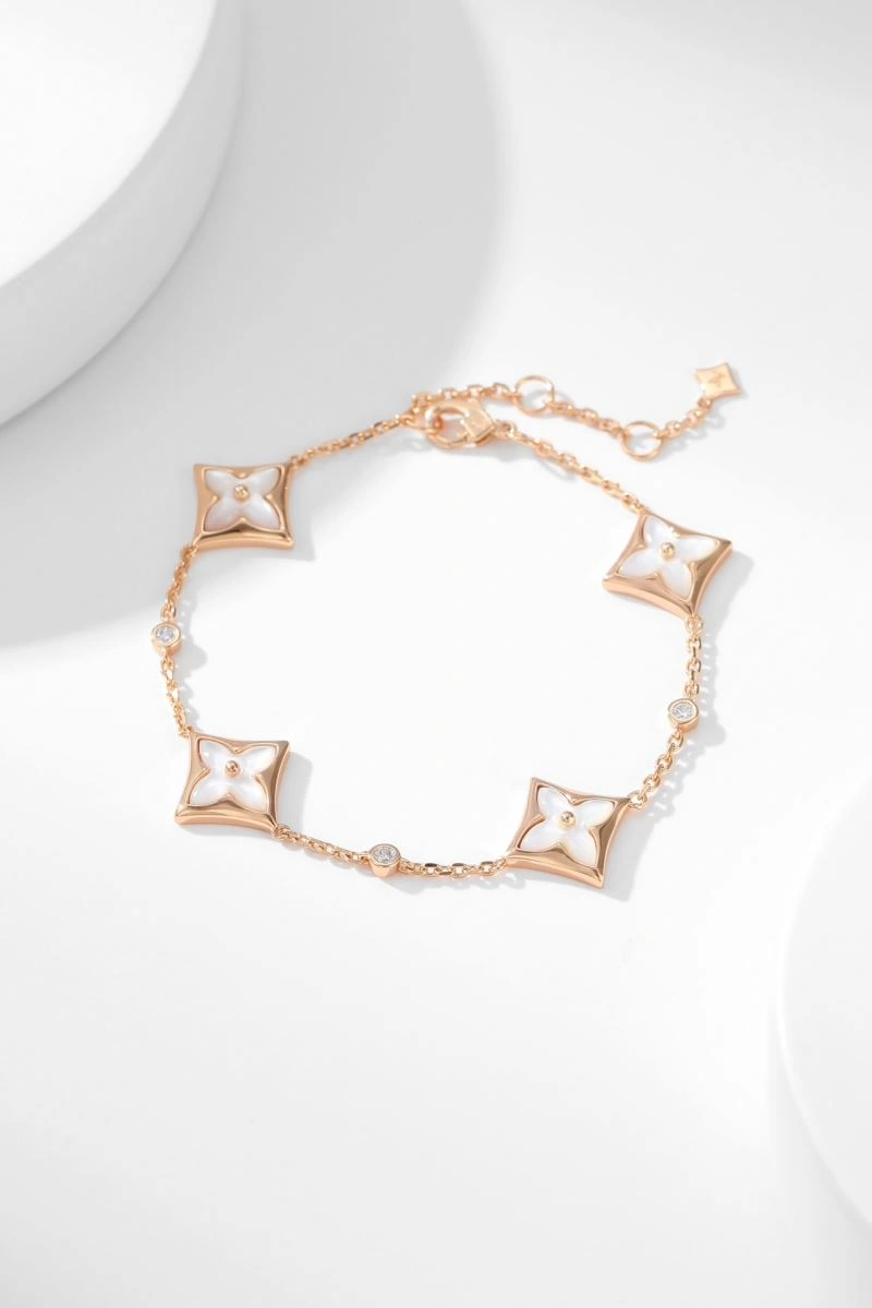 Brand-authenticated Vca Bracelets