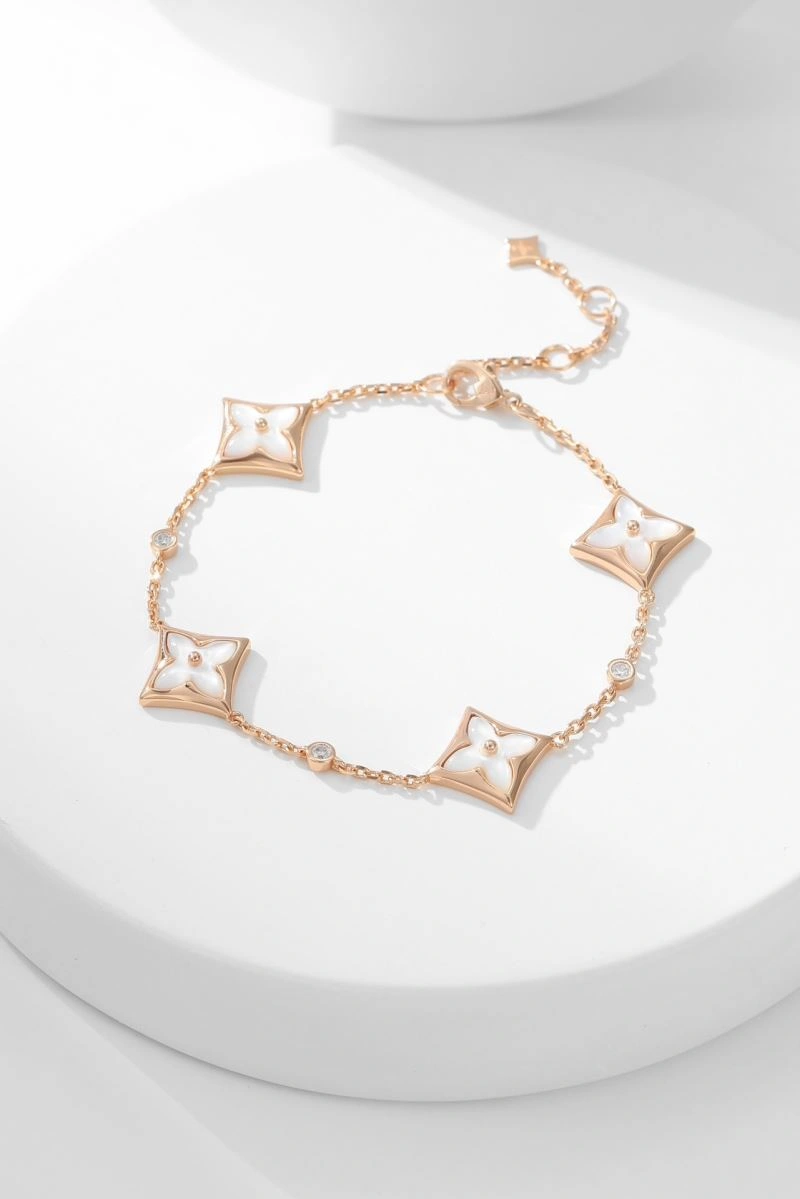 Brand-authenticated Vca Bracelets