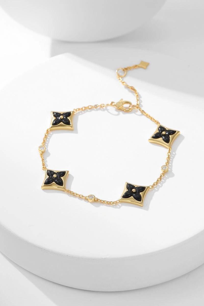 Brand-authenticated Vca Bracelets