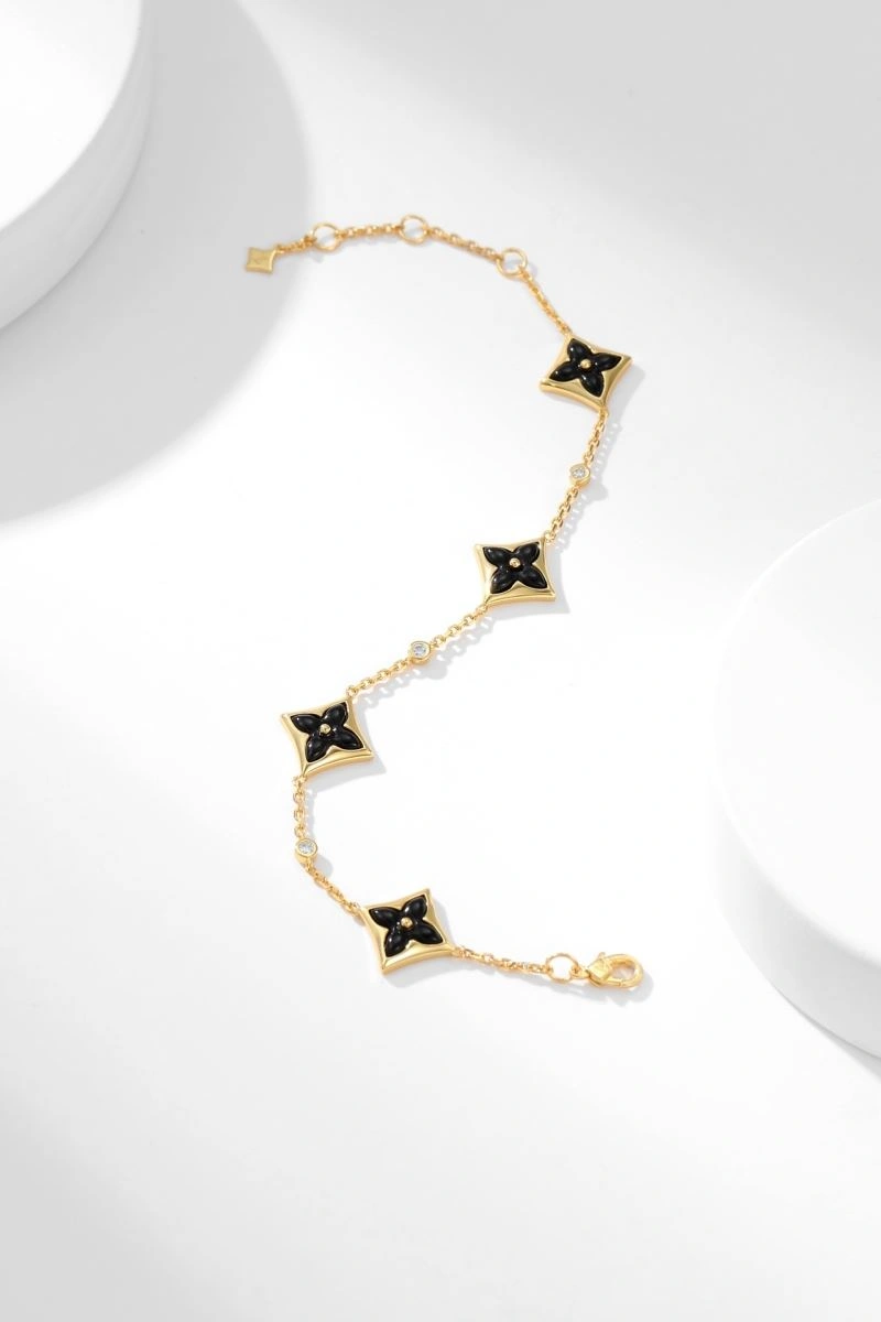 Brand-authenticated Vca Bracelets
