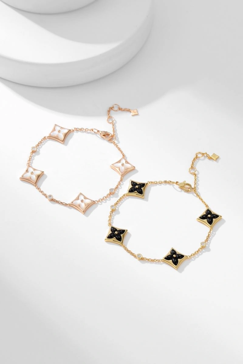 Brand-authenticated Vca Bracelets