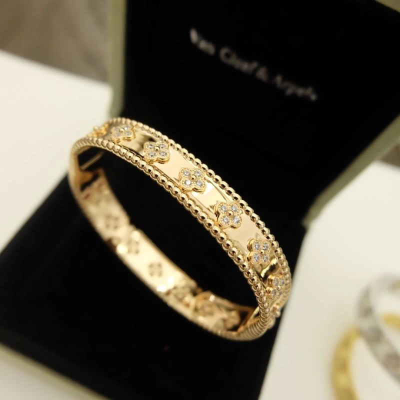 High fidelity Vca Bracelets