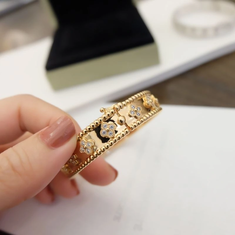 High fidelity Vca Bracelets