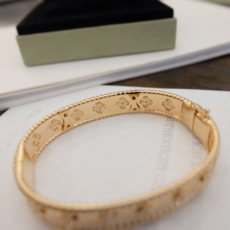 High fidelity Vca Bracelets