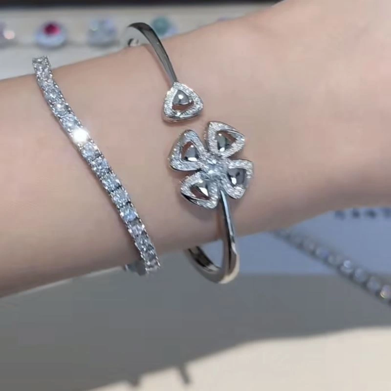 Cut-rate Vca Bracelets