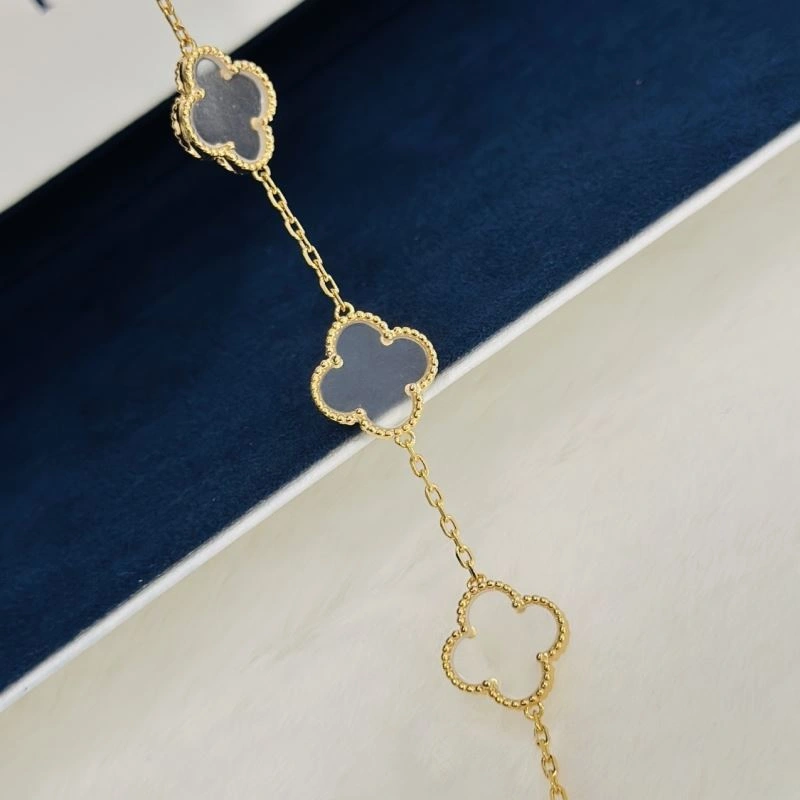 Brand-authenticated Vca Bracelets