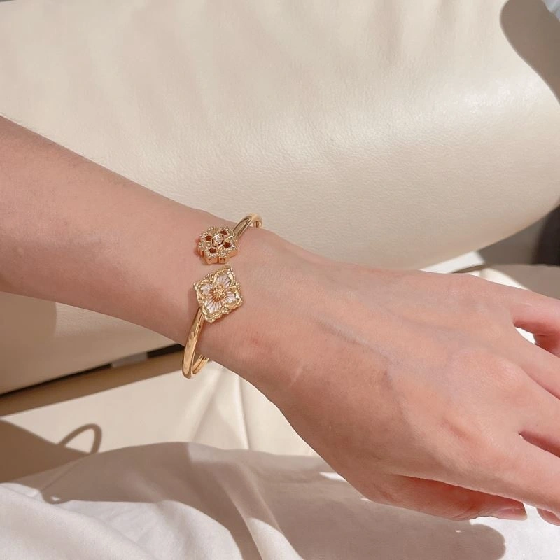 Cut-rate Vca Bracelets
