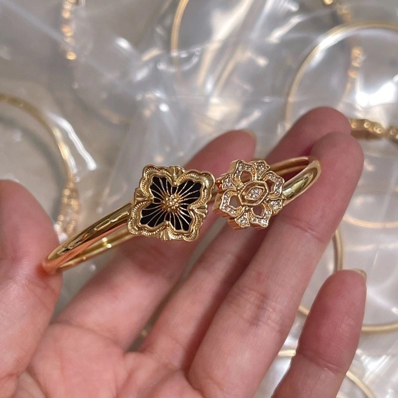 Genuine Vca Bracelets