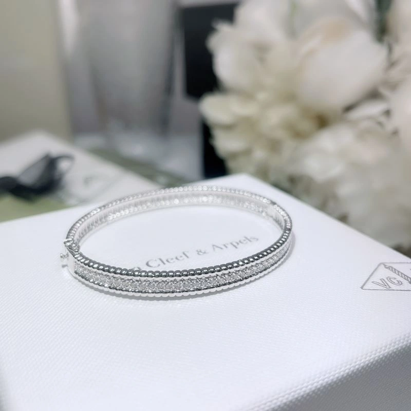 Precise copy Vca Bracelets