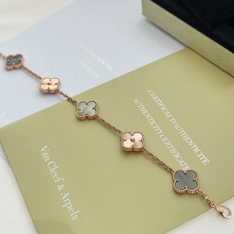 High fidelity Vca Bracelets