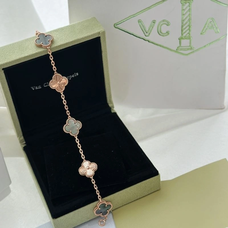 High fidelity Vca Bracelets