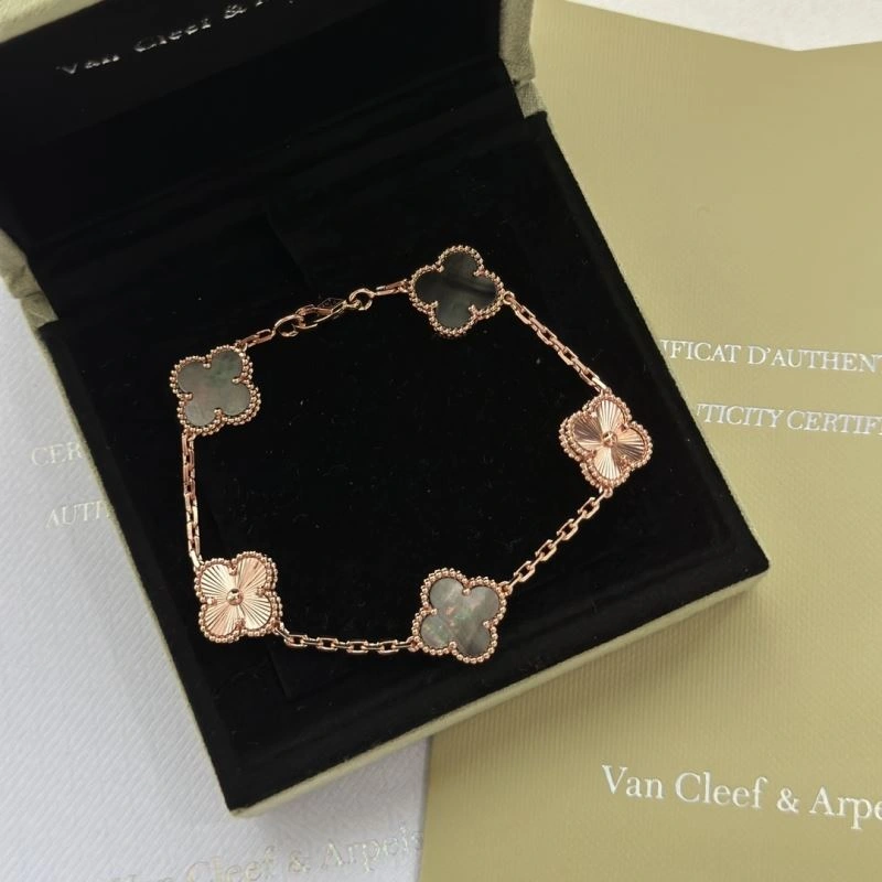 High fidelity Vca Bracelets