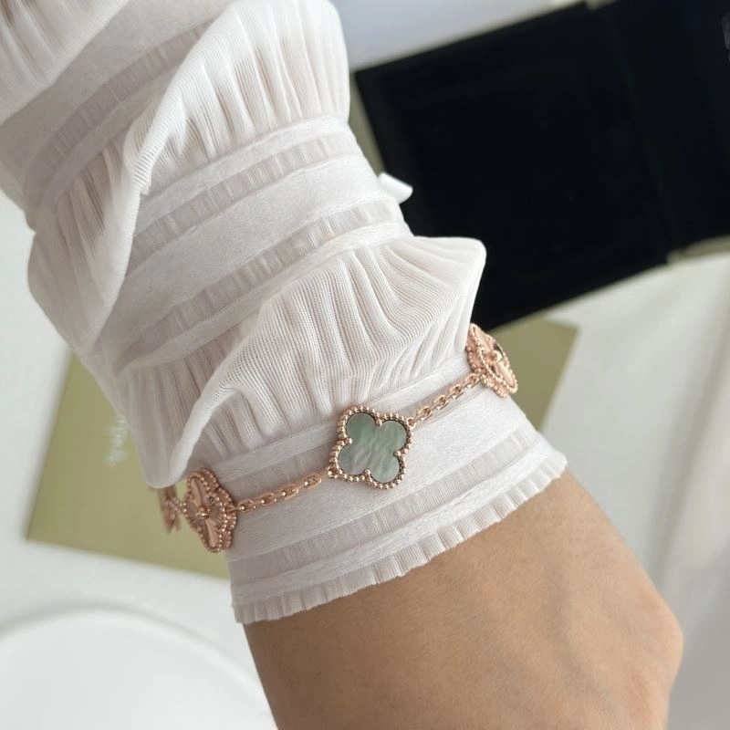 High fidelity Vca Bracelets