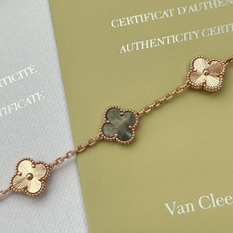 High fidelity Vca Bracelets