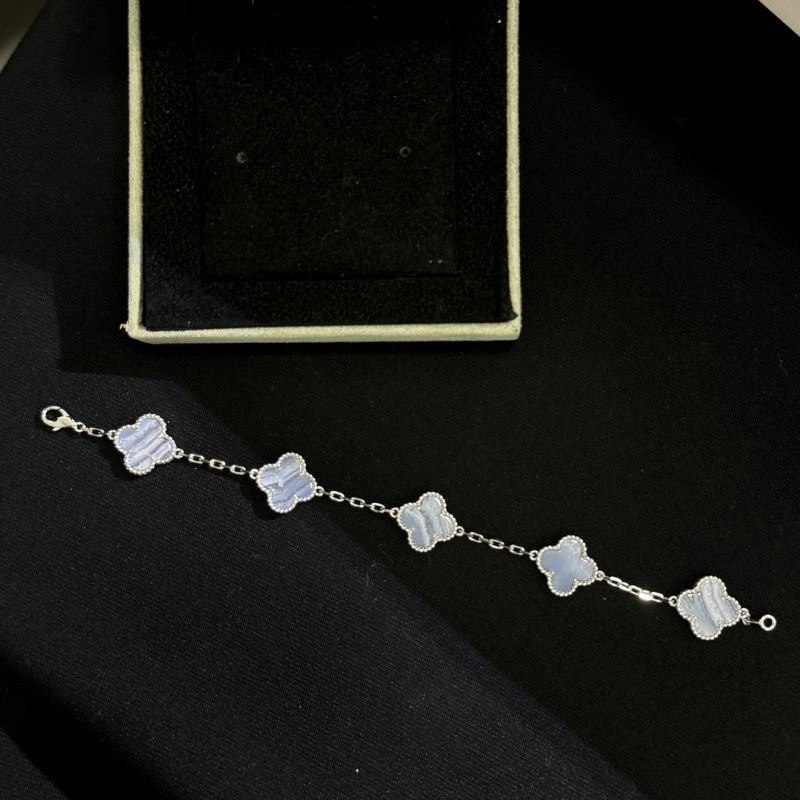 Indistinguishable Vca Bracelets