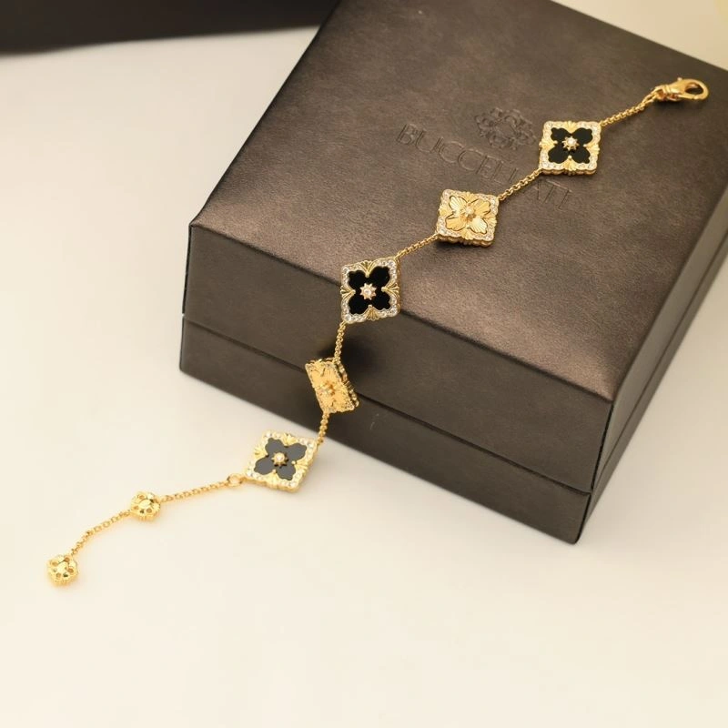 Brand-authenticated Vca Bracelets