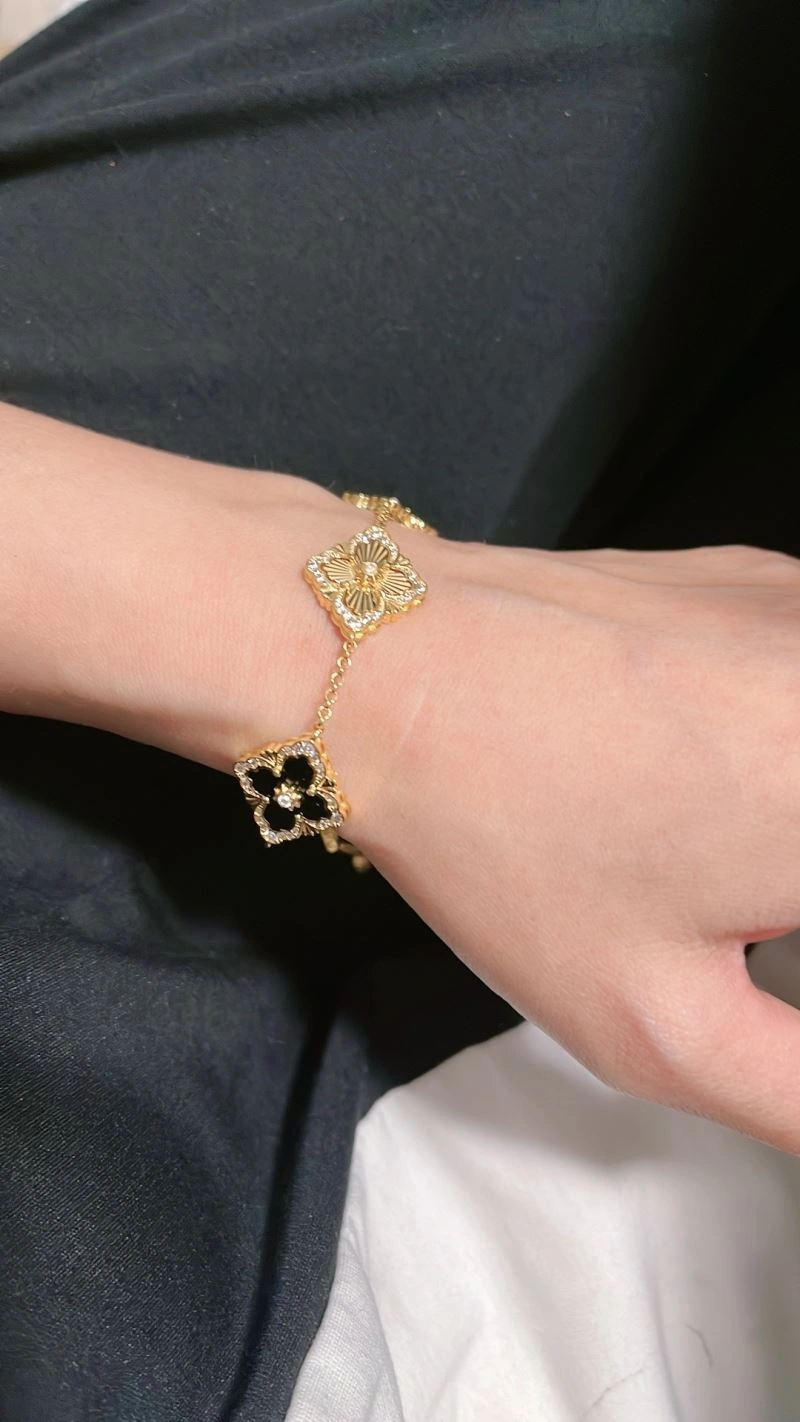 Brand-authenticated Vca Bracelets