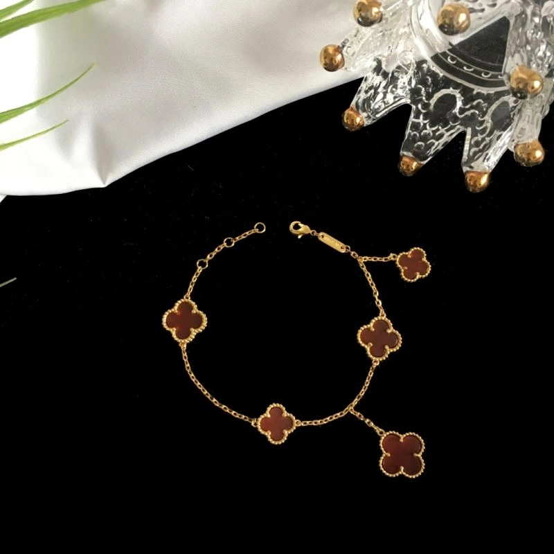 Cut-rate Vca Bracelets