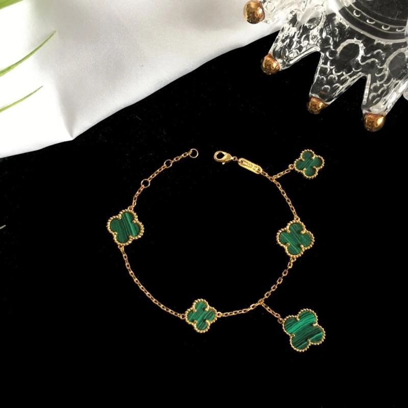 Cut-rate Vca Bracelets
