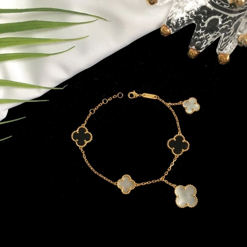 Cut-rate Vca Bracelets