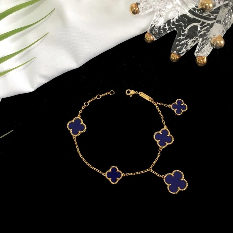 Cut-rate Vca Bracelets