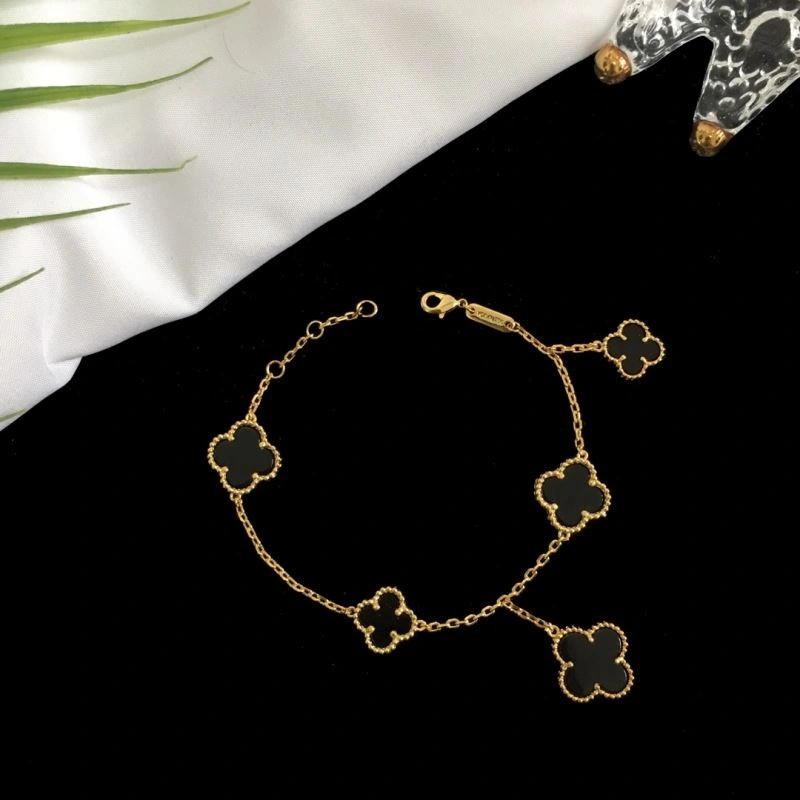 Cut-rate Vca Bracelets