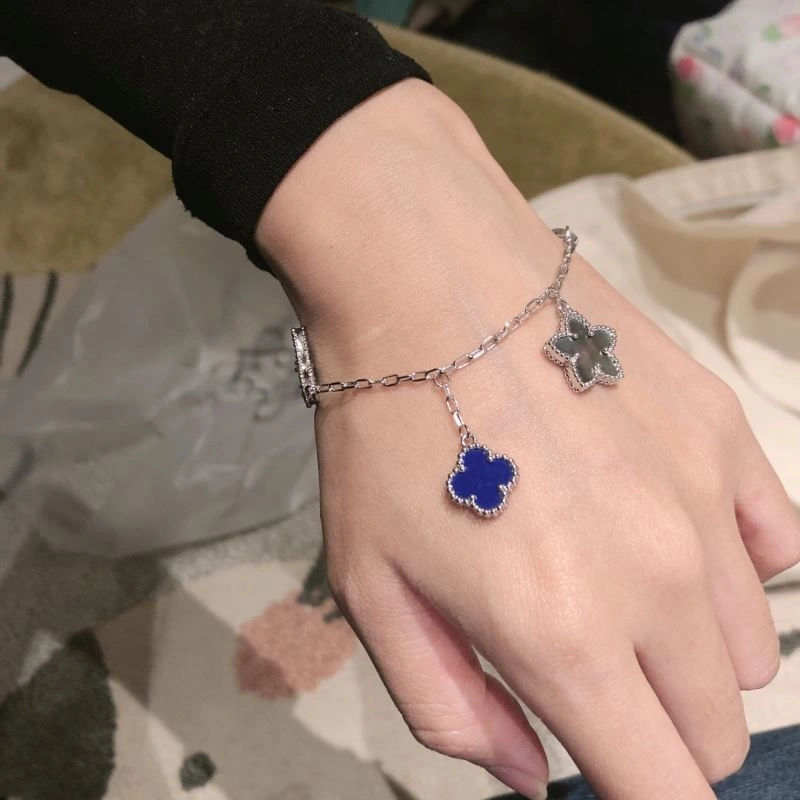 Brand-authenticated Vca Bracelets