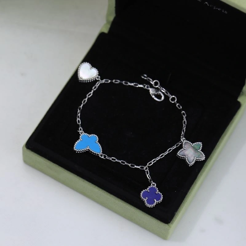 Brand-authenticated Vca Bracelets