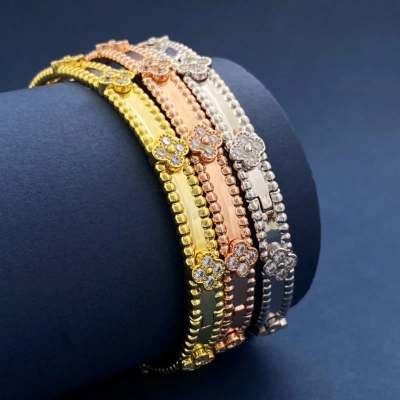 Cut-rate Vca Bracelets