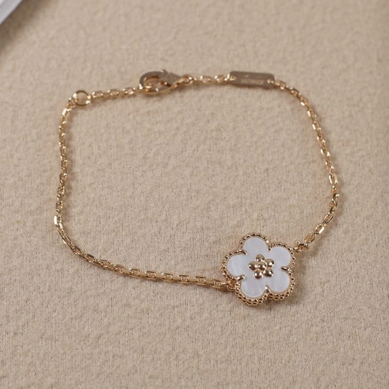 Affordable Vca Bracelets