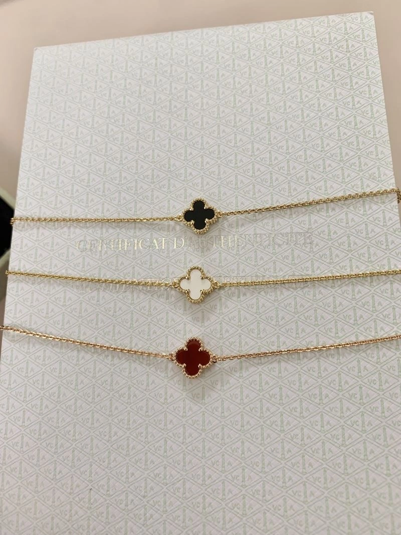 Precise copy Vca Bracelets