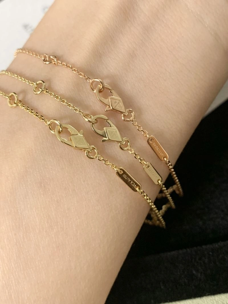 Precise copy Vca Bracelets