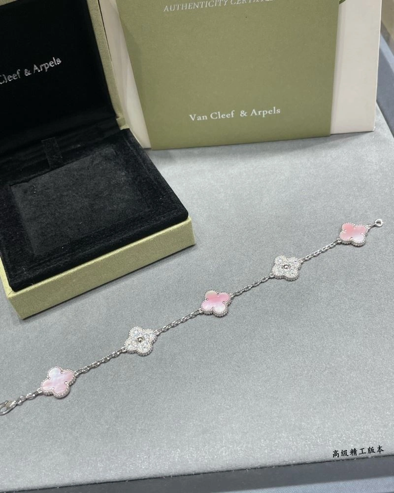 Indistinguishable Vca Bracelets