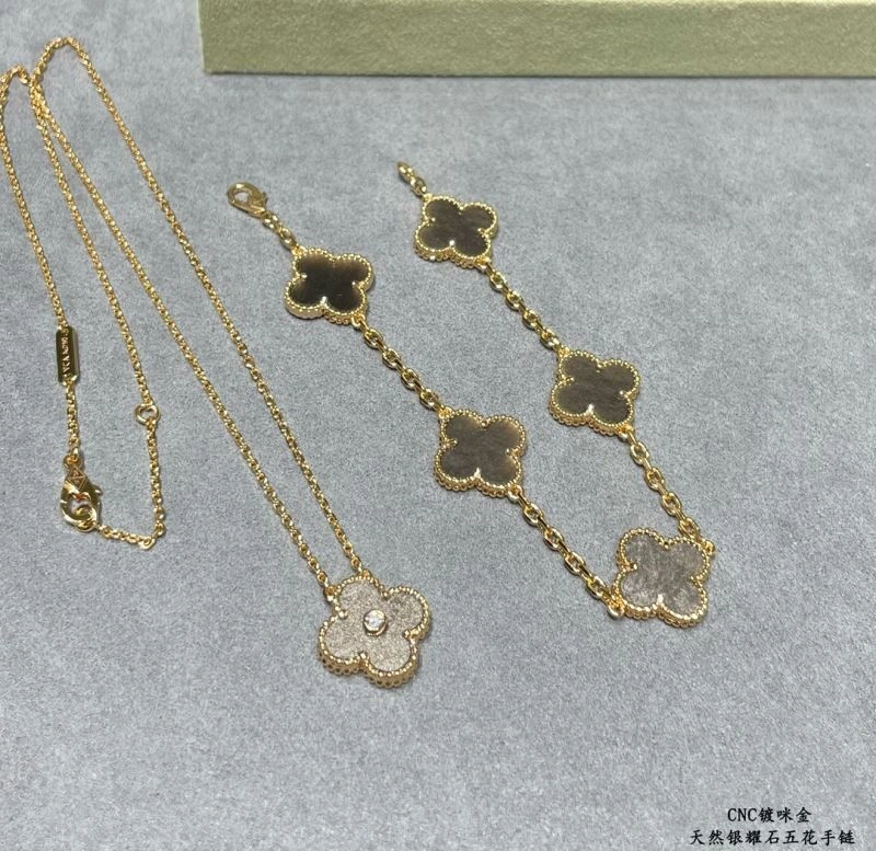 Top mirror Vca Bracelets
