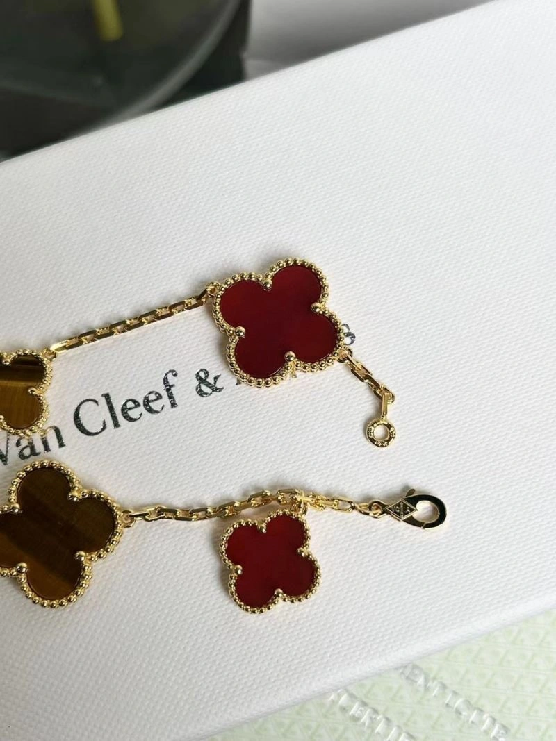 Precise copy Vca Bracelets