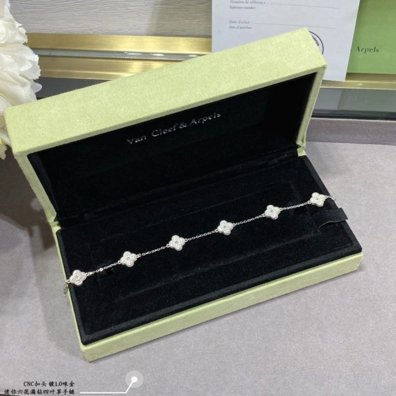 Top mirror Vca Bracelets
