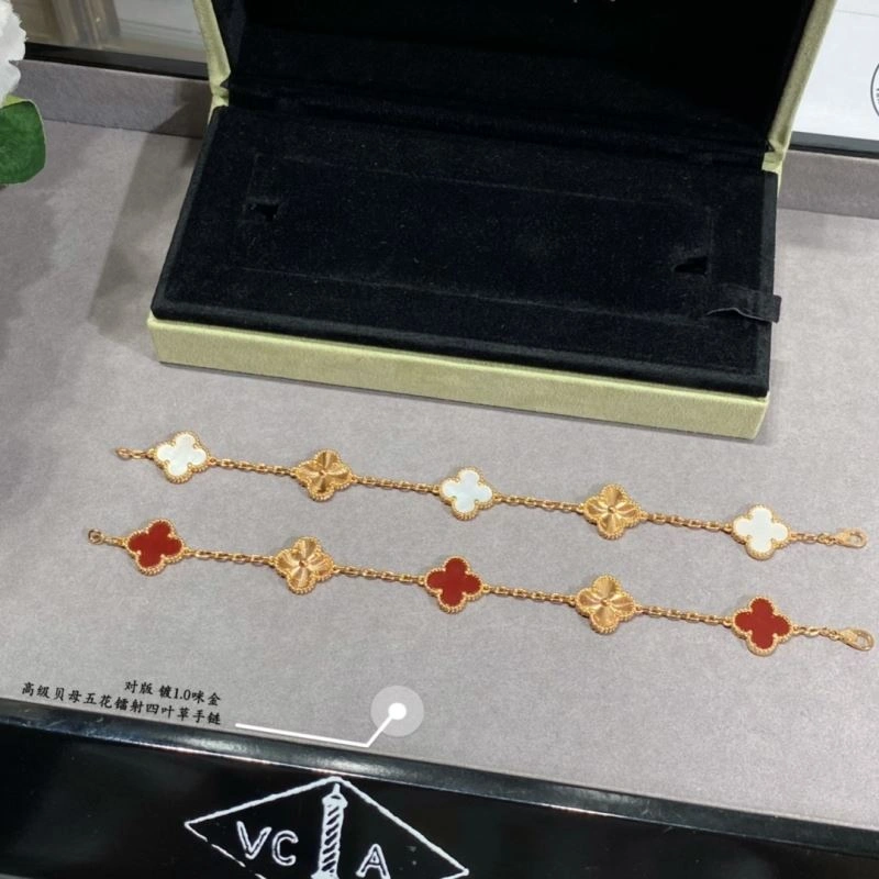 Factory-made Vca Bracelets