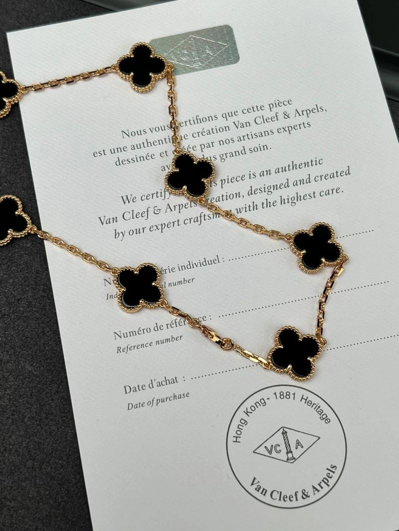 Accurate model Vca Bracelets