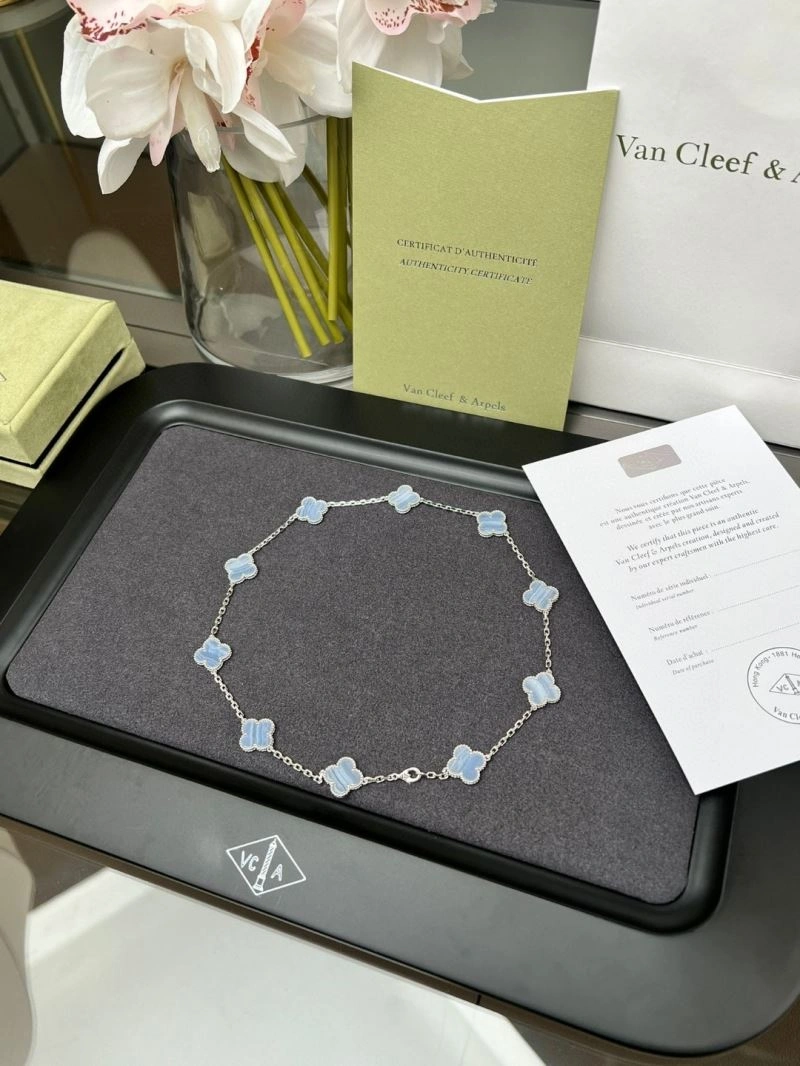 Indistinguishable Vca Bracelets
