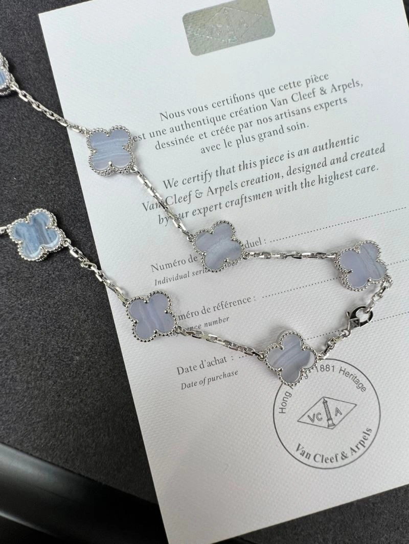 Indistinguishable Vca Bracelets